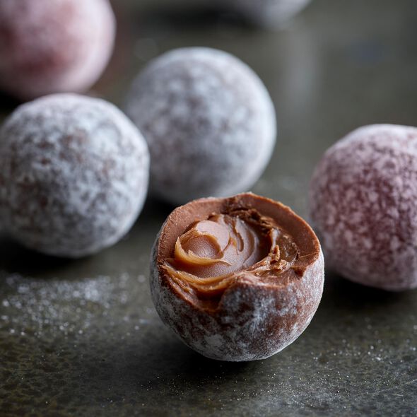 Pink & Classic Champagne Truffls | Hotel Chocolate